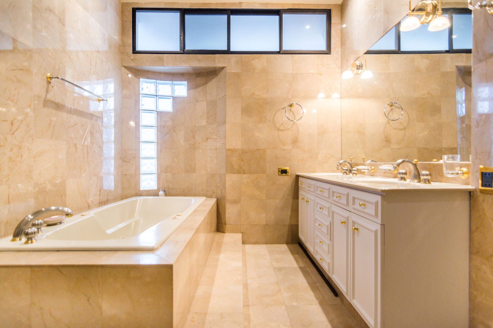 Casa en Venta en Urb. Río Grande, Vía a Samborondón | GeoBienes