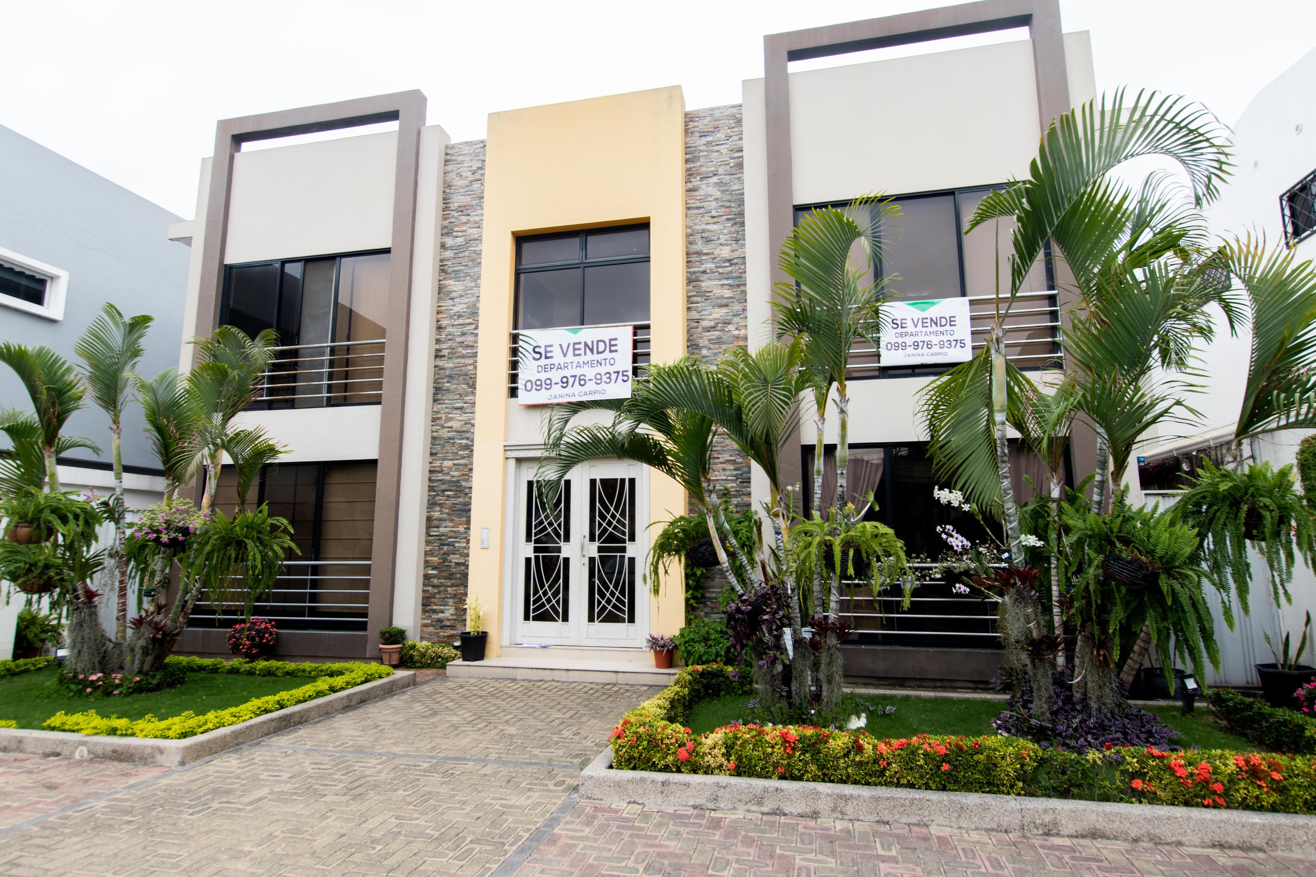 Departamento en venta, Urb. El Condado de Vicolinci, Cond. Sonia Maria ...