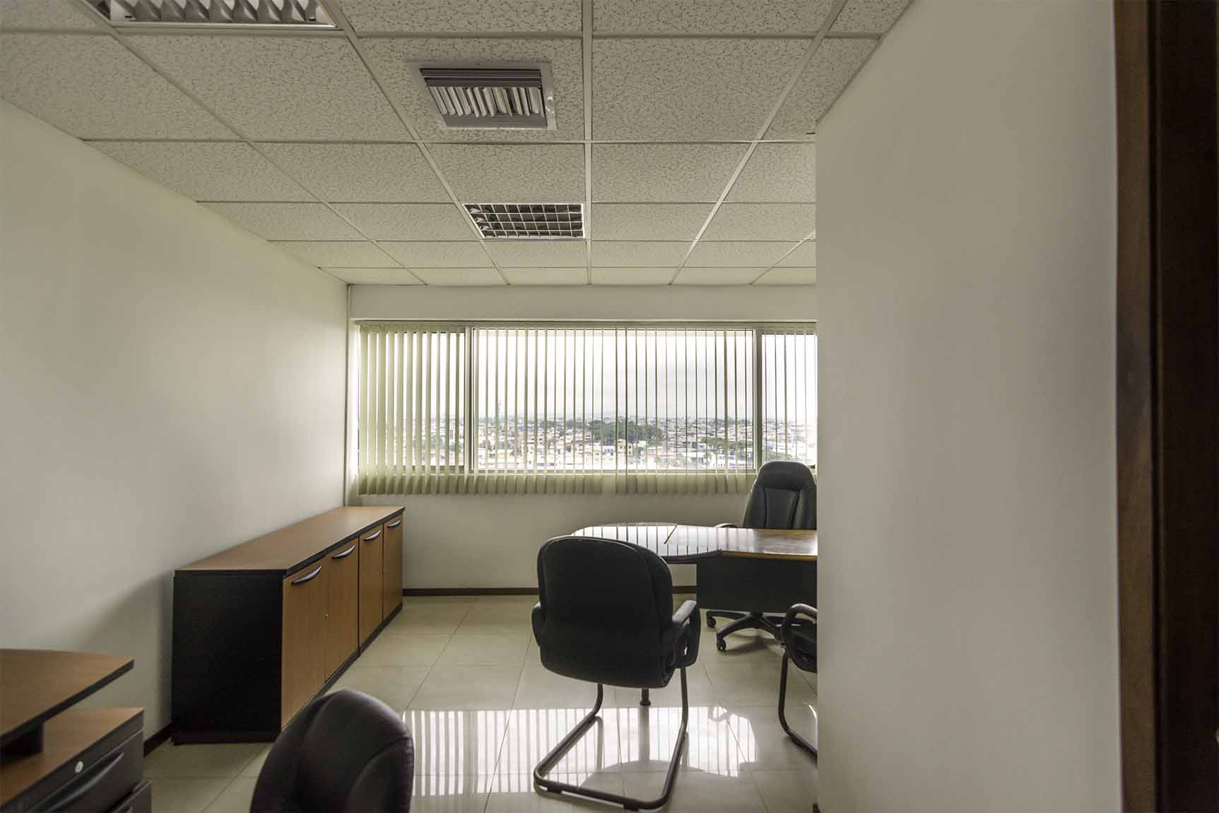 Oficina en alquiler Edificio Trade Building, Norte de Guayaquil | GeoBienes