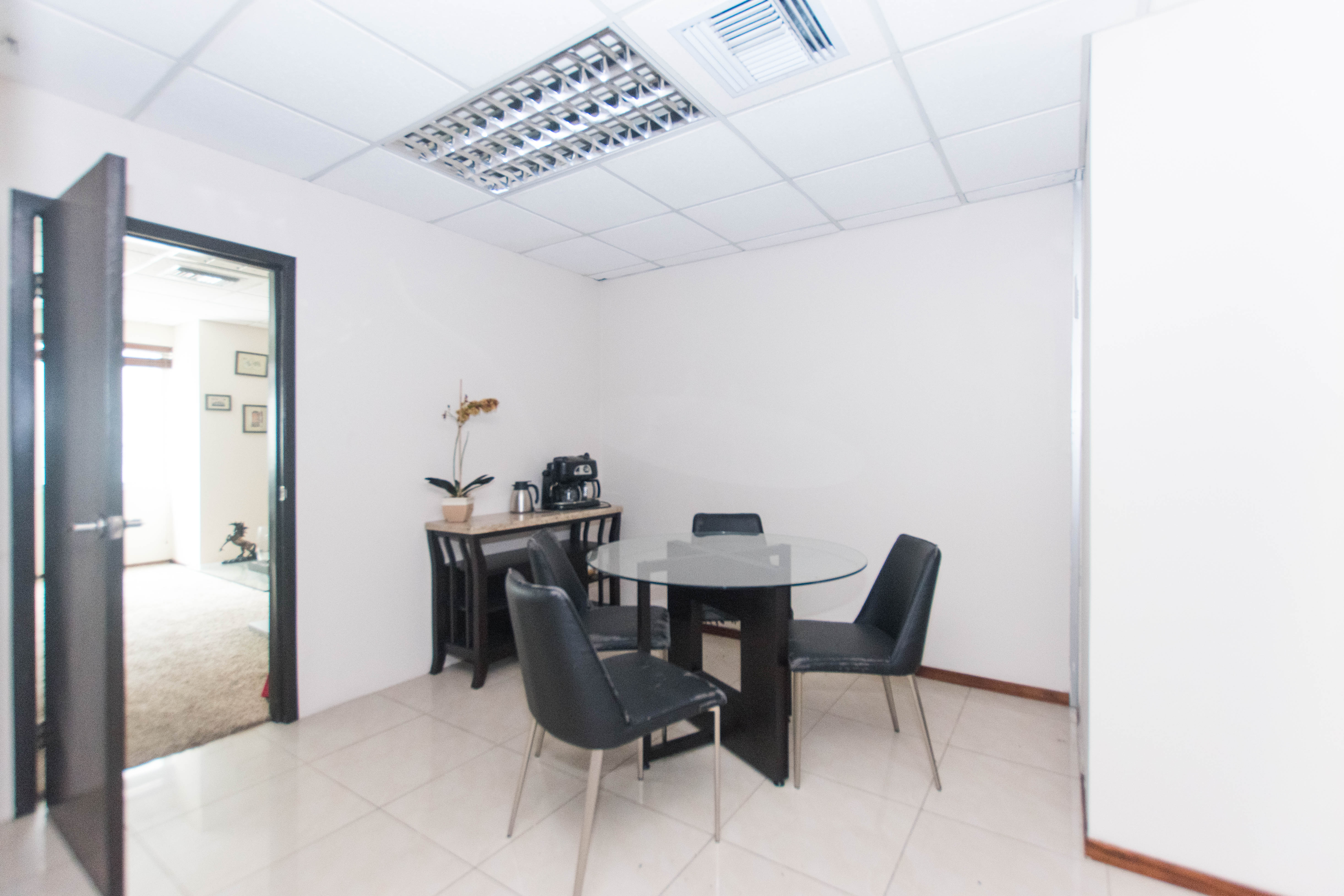 Oficina en alquiler ubicada en Edificio Trade Building | GeoBienes