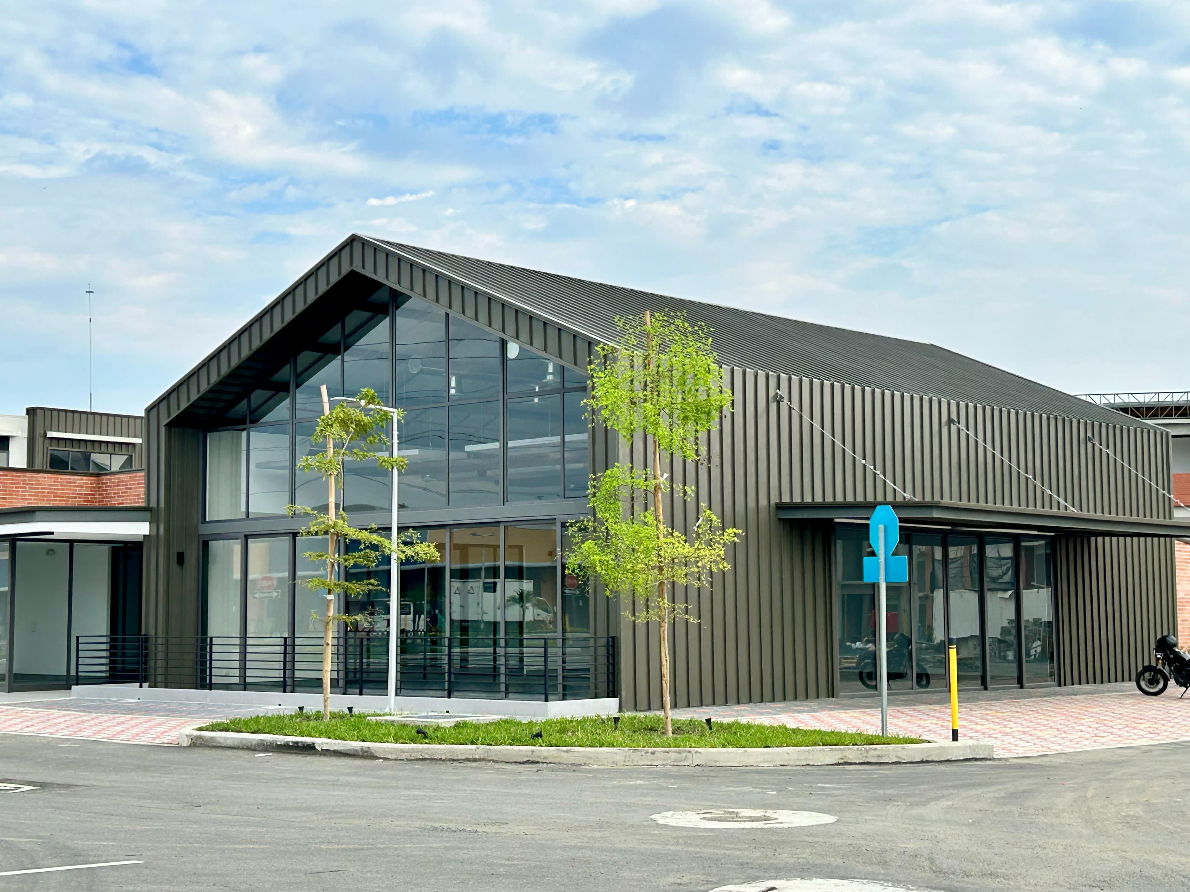 Oficina en venta ubicada en Almax Center, Km. 14.5 vía Samborondón ...