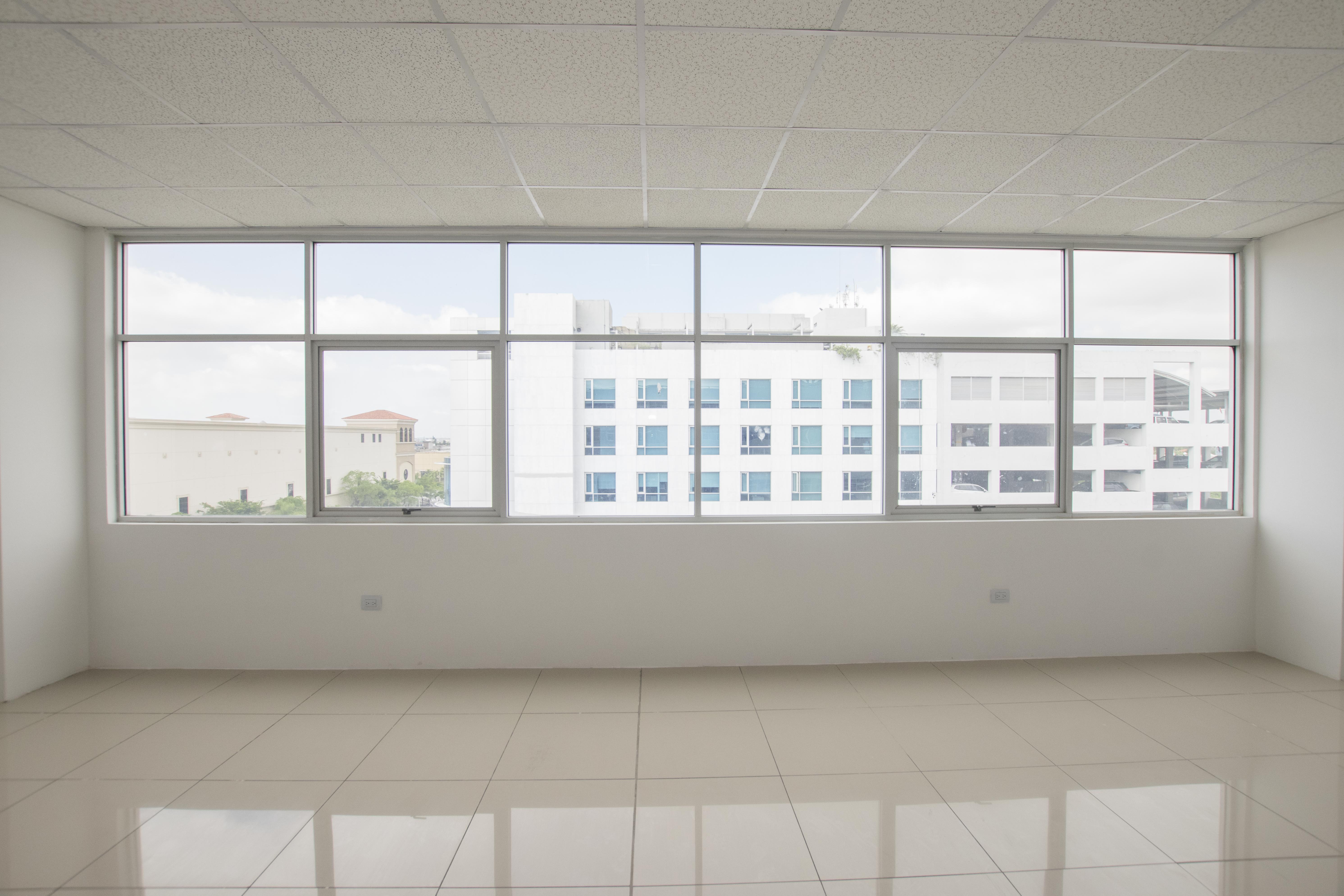 Oficina en venta ubicada en el Edificio XIMA, Samborondón | GeoBienes