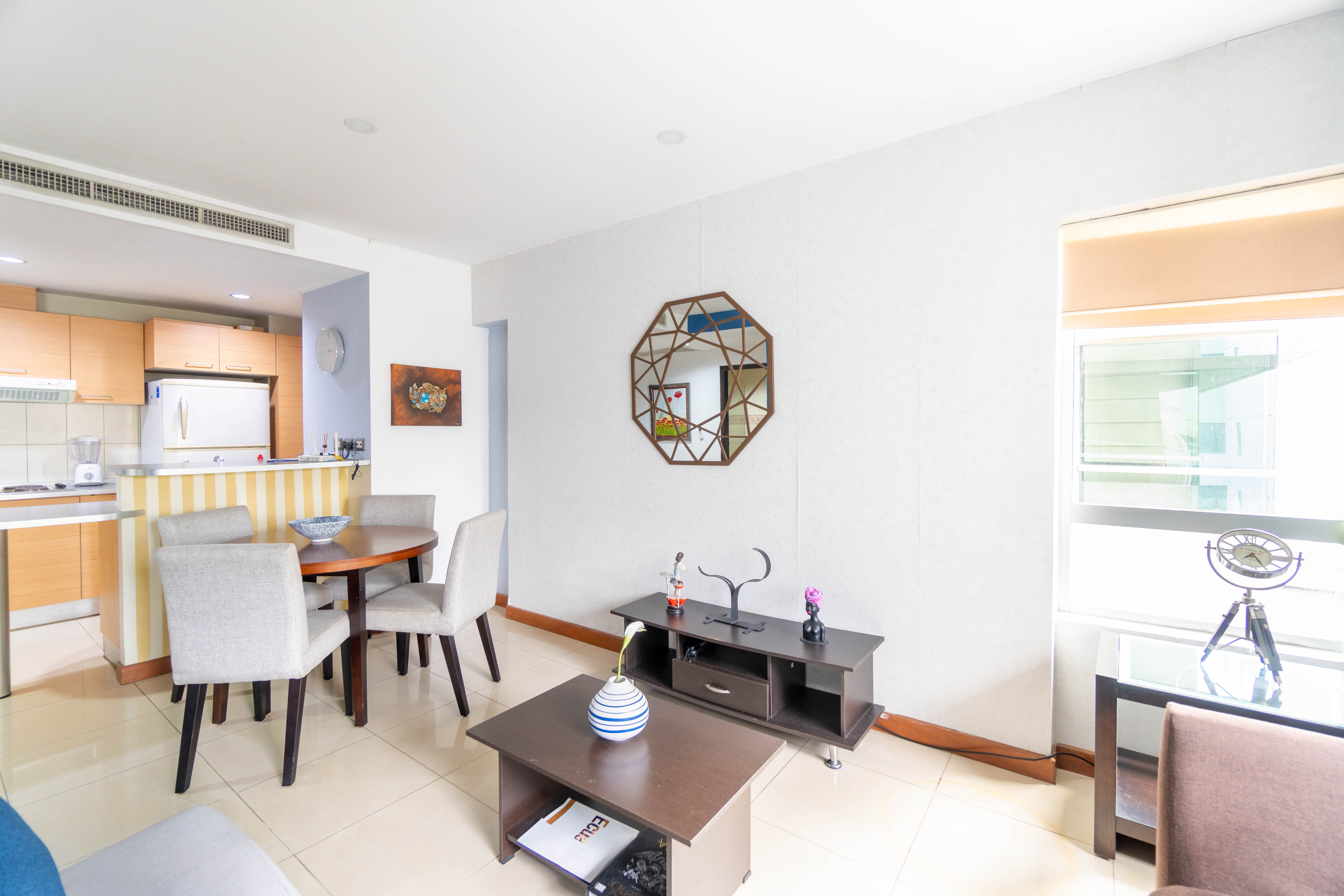 Suite amoblada en venta ubicada en Torres del Sol, Norte de Guayaquil | GeoBienes