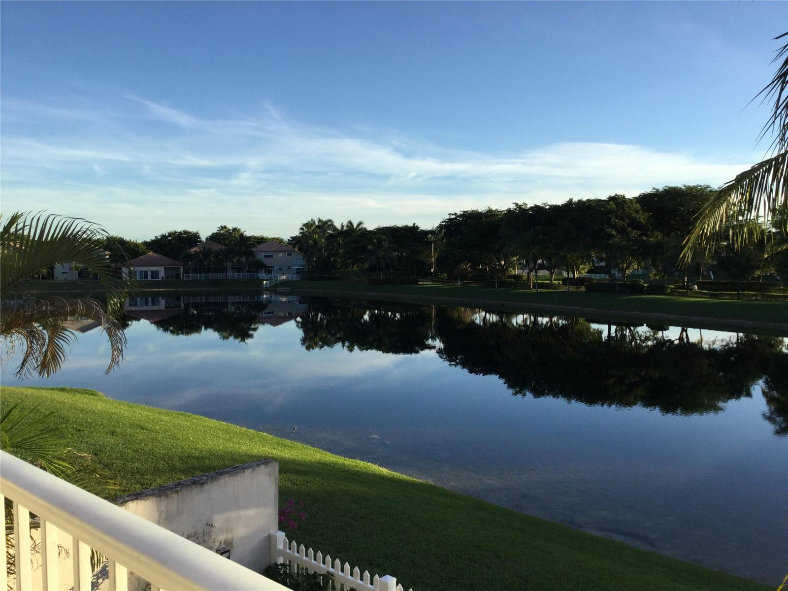 Townhouse a la Venta en MIAMI en DORAL ISLES | GeoBienes